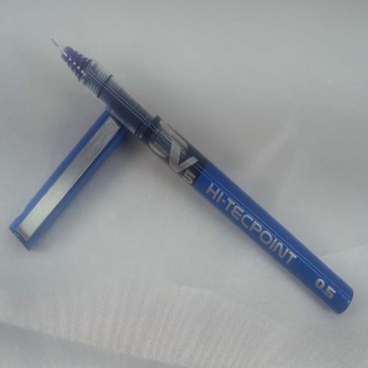 Pilot v5 Hi-Techpoint Blue Black color liquid ink 0.5mm cap type gel ...