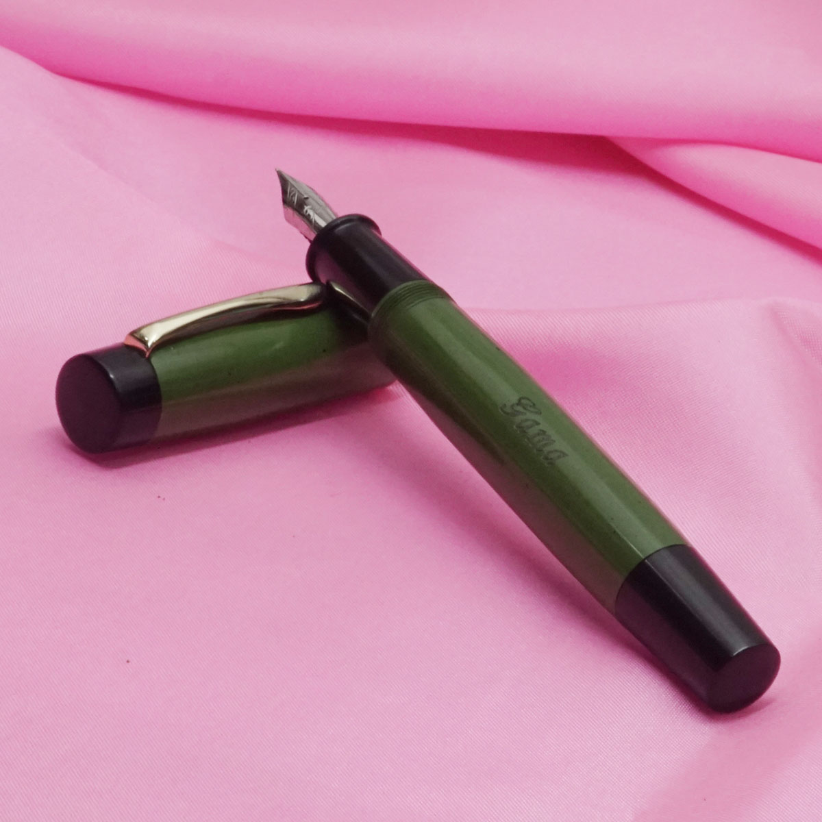 Gama Supreme - Plain Green Color Flat Top and Bottom Ebonite Fountain ...