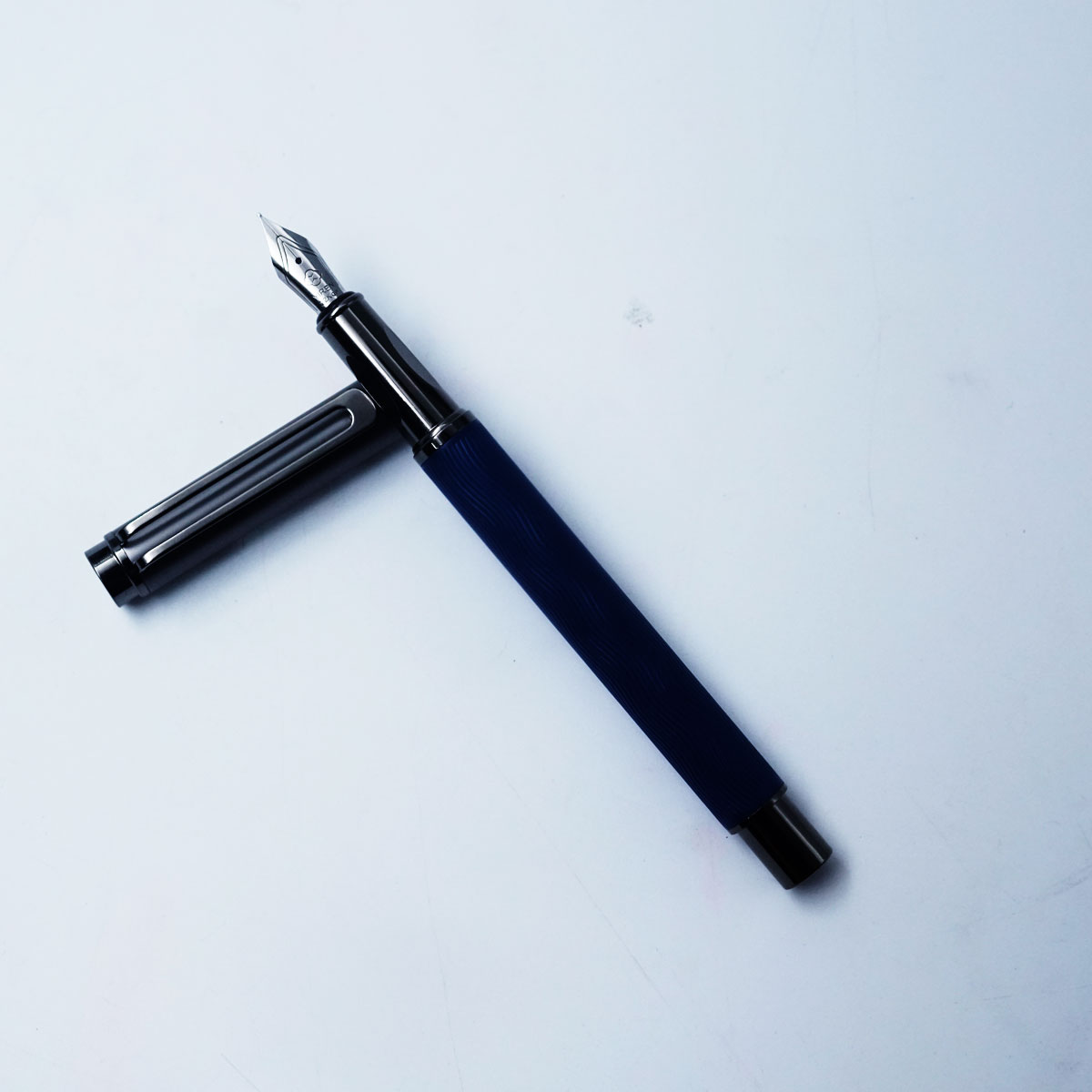 yiren 3798 Blue Color Body Grey Color Cap Fine Nib Fountain Pen SKU 26429