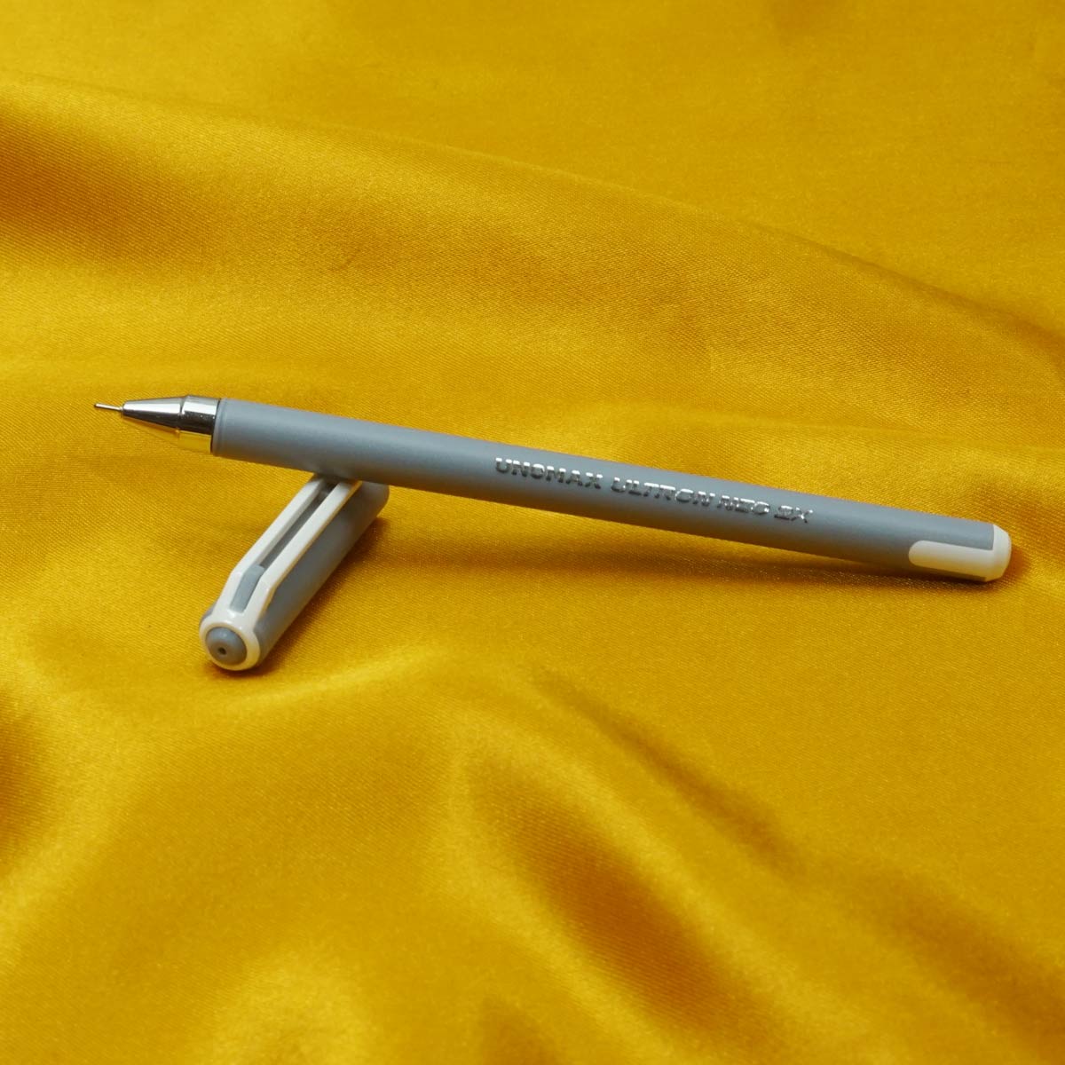 Unomax Ultron Neo 2x Grey Color Body With Black Writing Fine Tip Cap ...