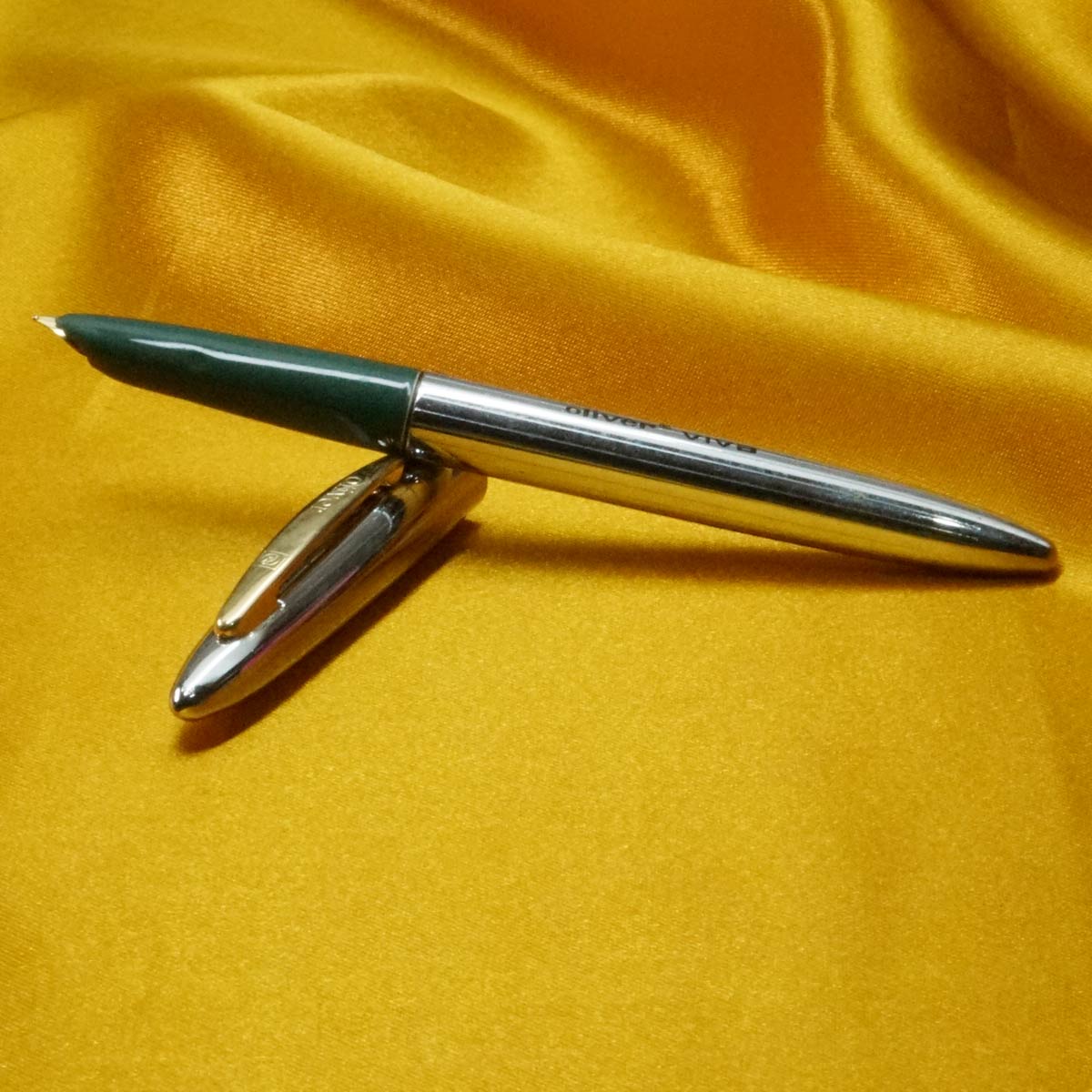 Oliver Viva Full Silver Color Body With Green Color Grip Fine Nib Eye ...