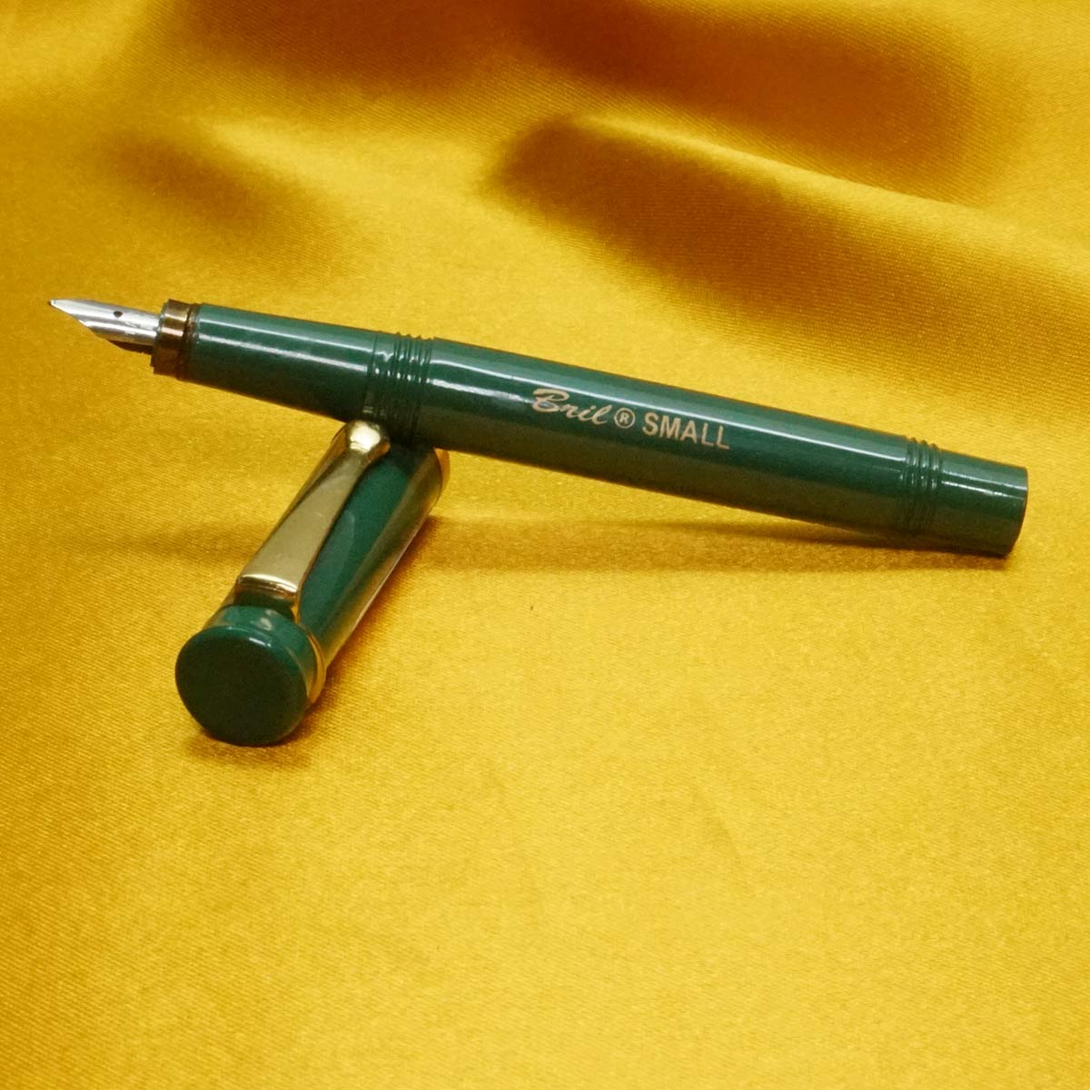 Brill Small Green Color Body and Cap Gold Trims No.0 SSF Fine Tipped ...