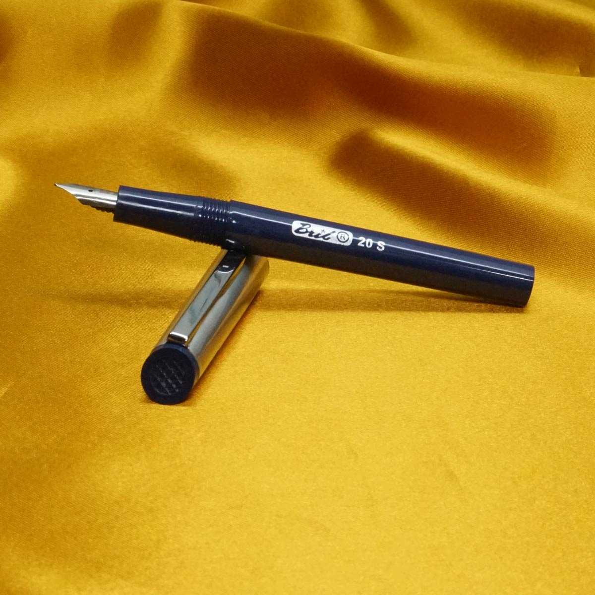 Bril 20S Silver Cap Dark Blue Body No.4 SSF Fine Tipped Eyedropper ...