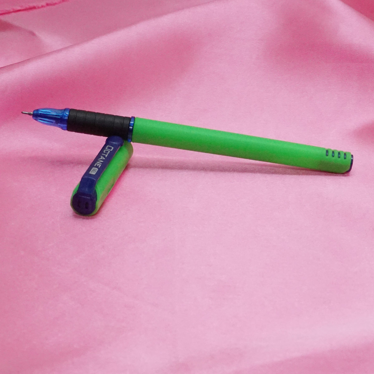 Classmate Octane Neo Green Color Body With Fine Tip Blue Writing Cap ...