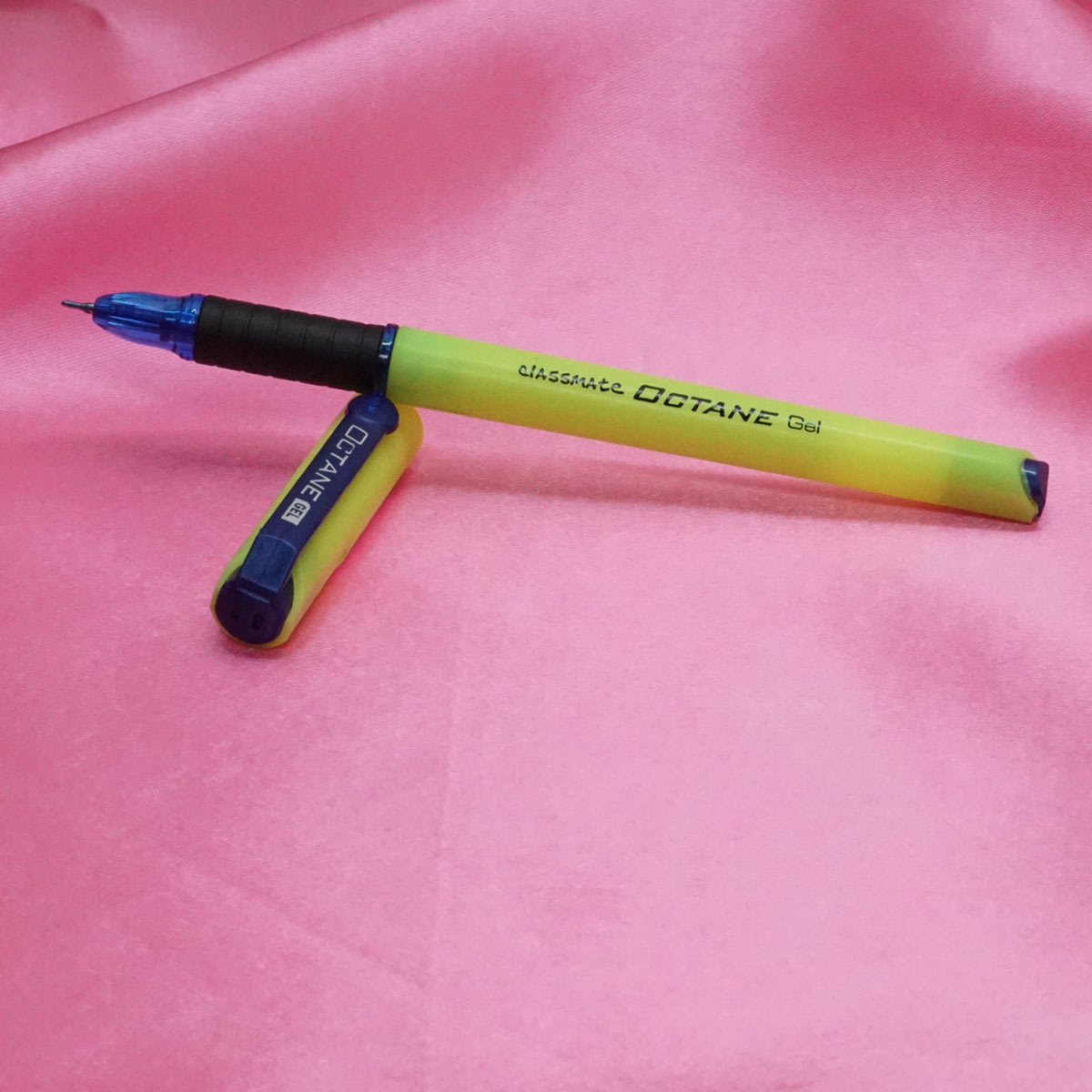 Classmate Octane Neo Yellow Color Body With Fine Tip Blue Writing Cap ...