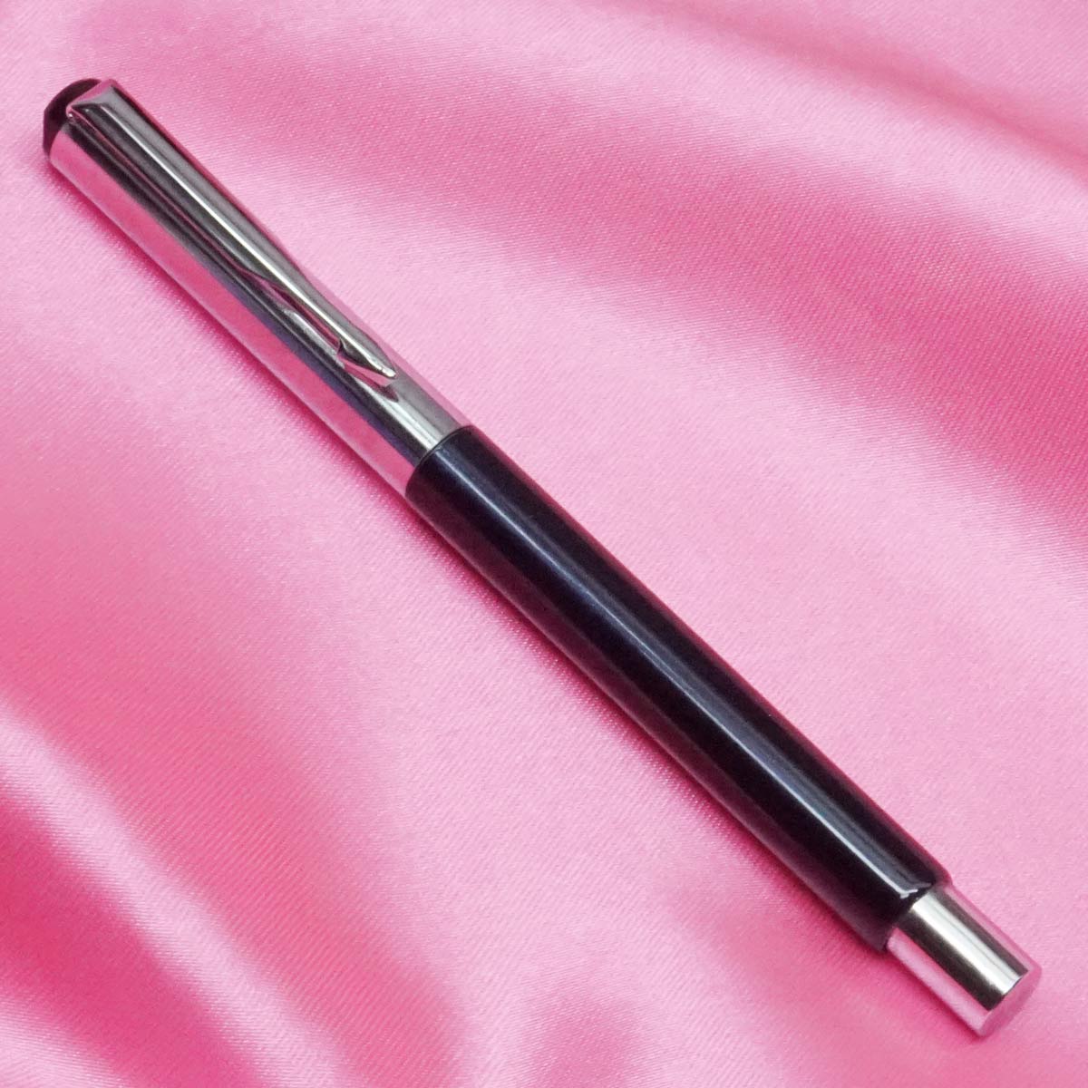 penhouse.in Navy Blue Color Body With Silver Cap Medium Tip Roller Ball ...