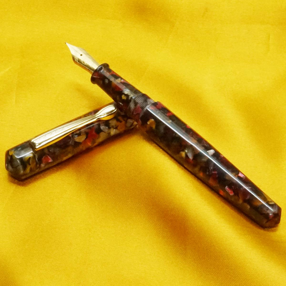 Ranga Handmade P3 Premium Acrylic Black Red Gold Crackled Ice Color ...