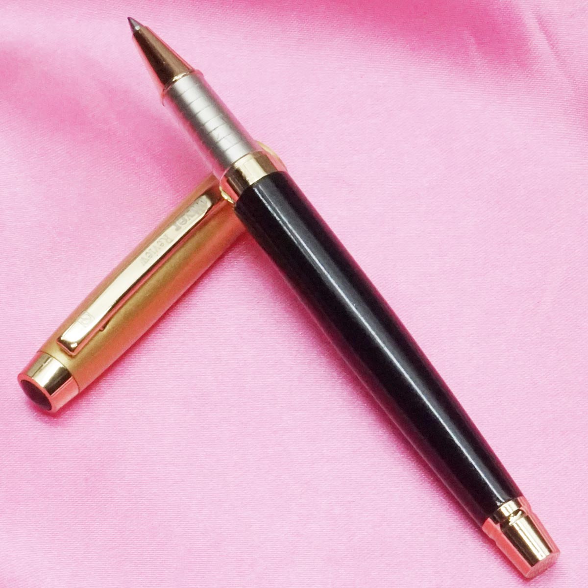 Oliver Review Glossy Black Color Body With Gold Cap Medium Tip Roller ...