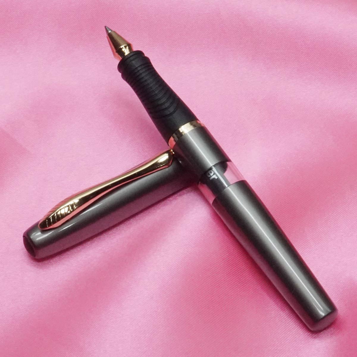 Oliver Unity Glossy Grey Color Body With Designed Grip Holder Window ...