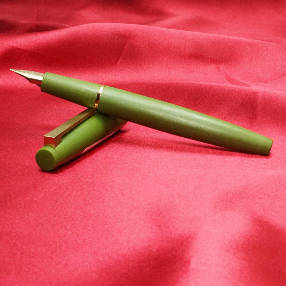 Jinhao 80 Light Green Color Mat Finish Body With Fine Nib Gold Clip ...