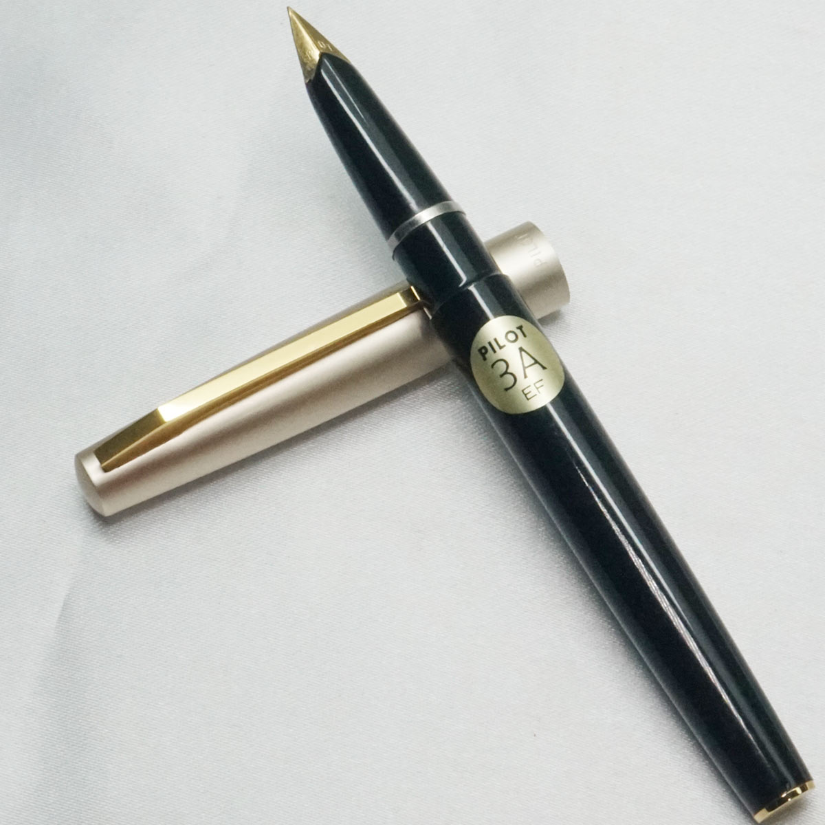 Pilot 3A Black Body and Gold Cap Convertor Type Gold Extra Fine Tipped ...