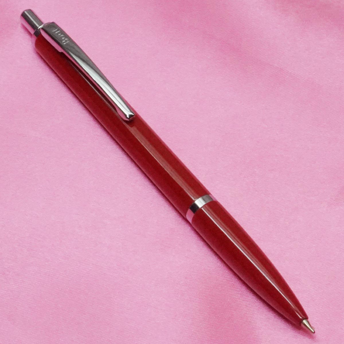 Boat Leno Red Color Body With Silver Trim Fine tip Click Type Ball Pen ...