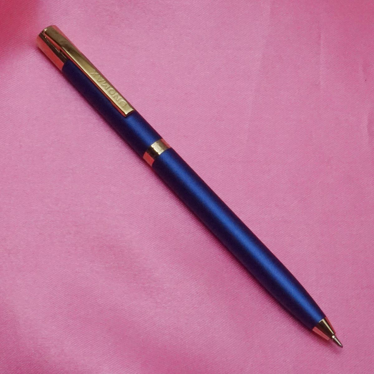 Unomax Novell Mat Blue Color Body With Fine Tip Gold Trim Twist Type ...