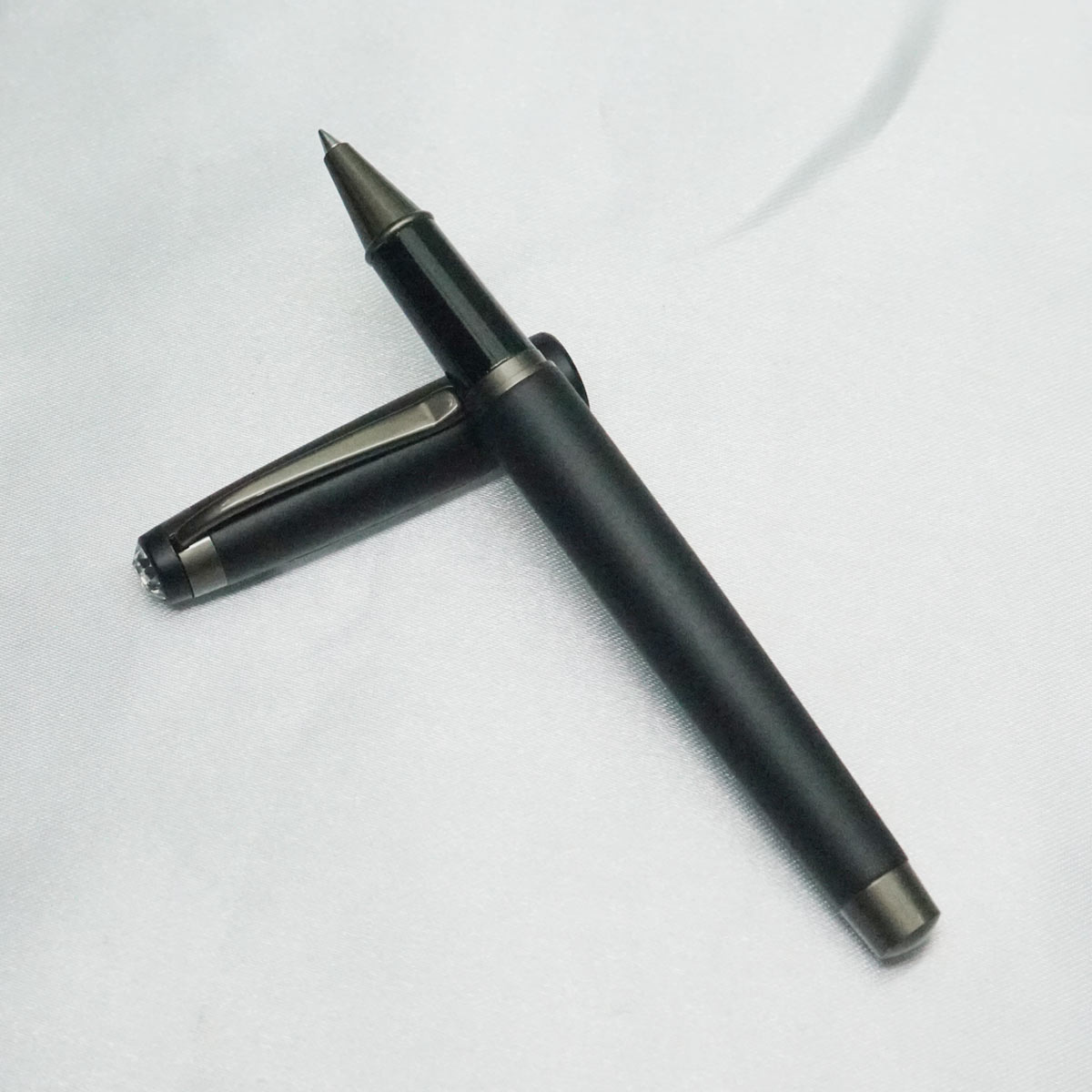 penhouse.in Black Body and Cap Roller Ball Pen with Red Stripe on Cap ...