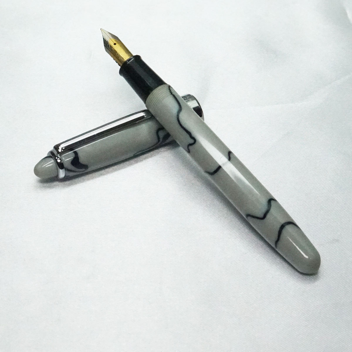Airmail 69A - Wality Grey Black Pattern Acrylic Body With Fine Nib ...