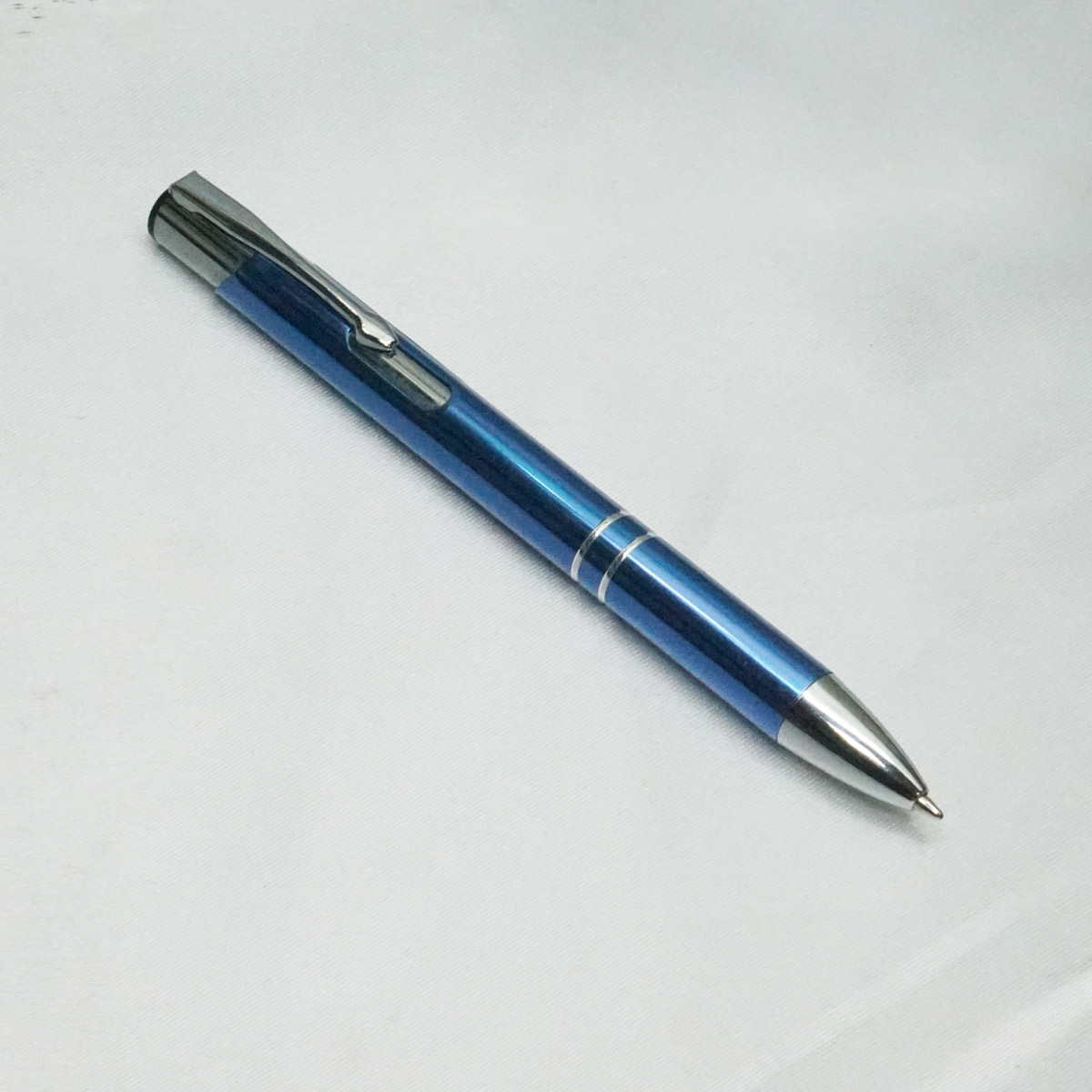 Penhouse.in Blue Color Body With Silver Clip Big Holding Medium Tip ...