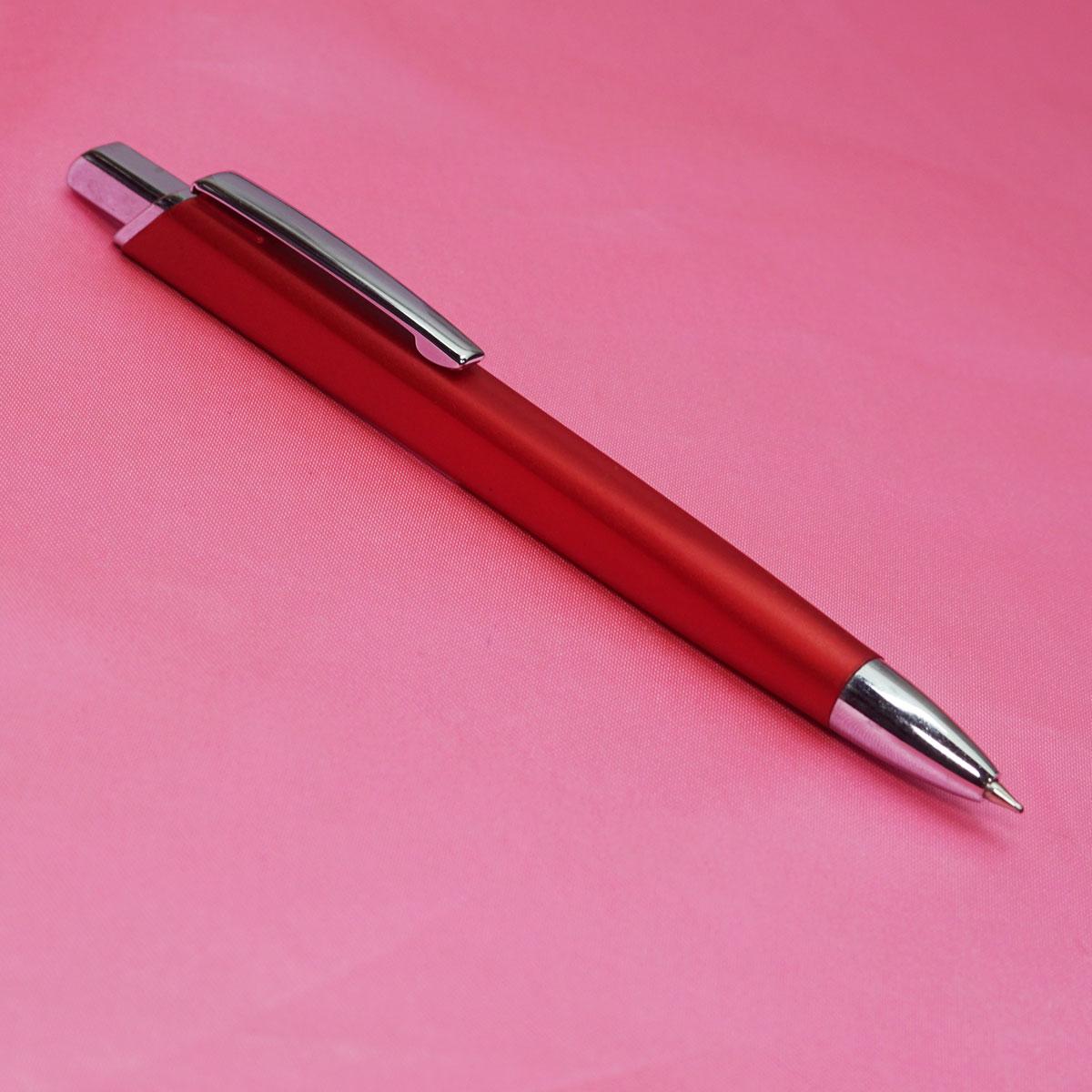 penhouse.in Red Color Mat Finish Body With Silver Clip Fine Tip ...