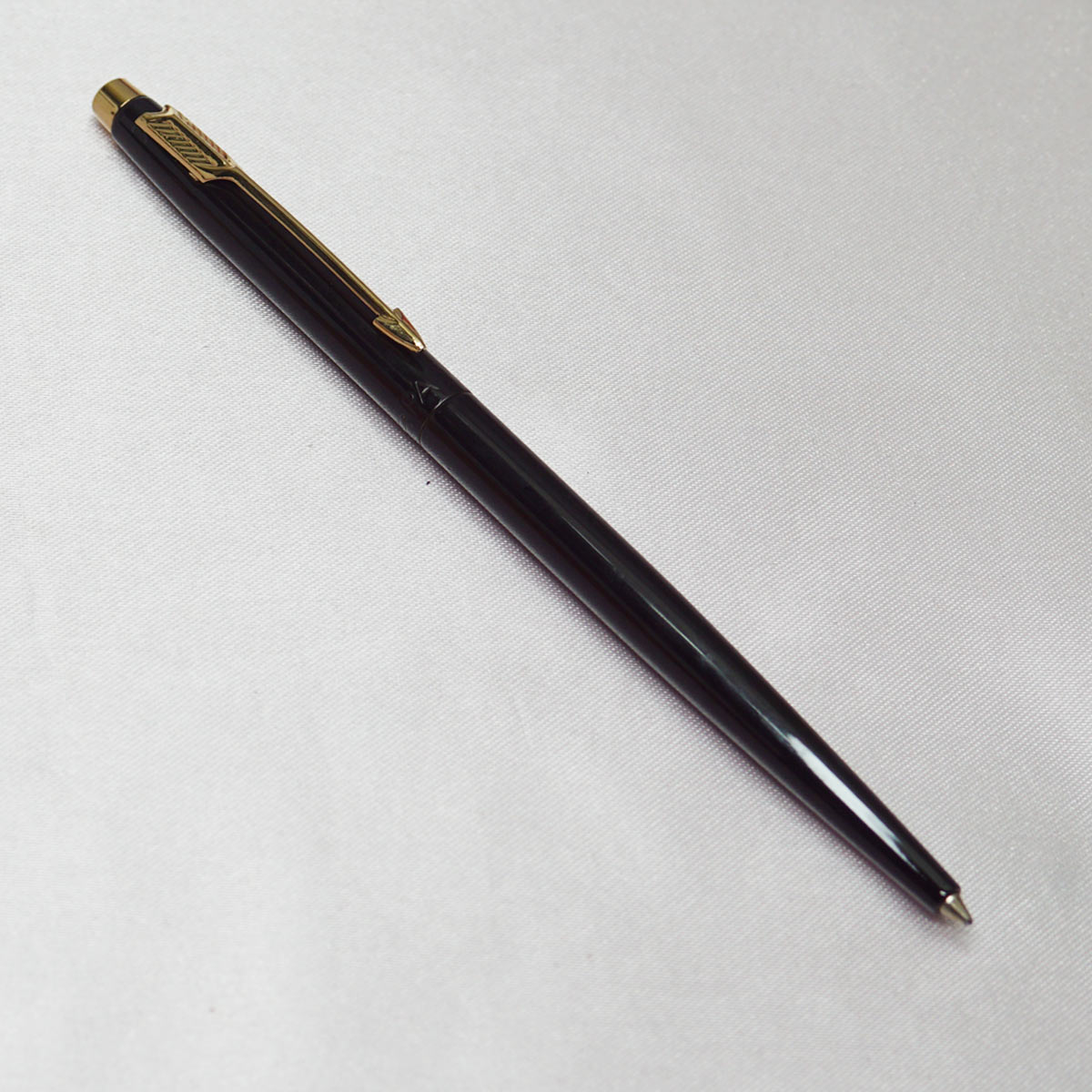 Parker Insignia Laque Black Color Body With Gold Trim Medium Tip Twist ...