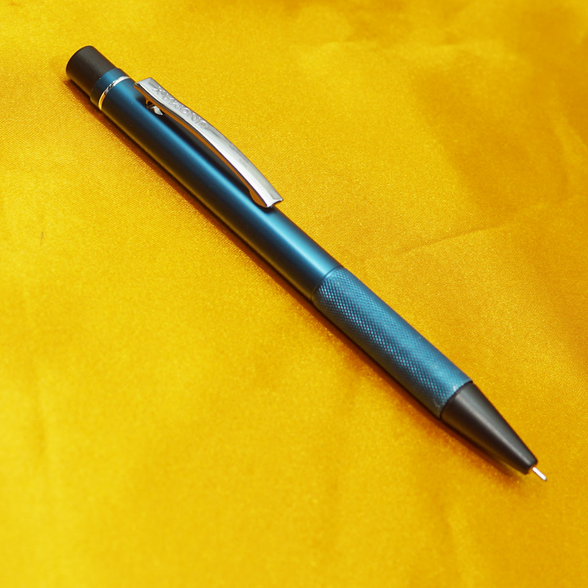 Unomax COMET Peacock Blue Color Body With Silver Clip Fine Tip ...