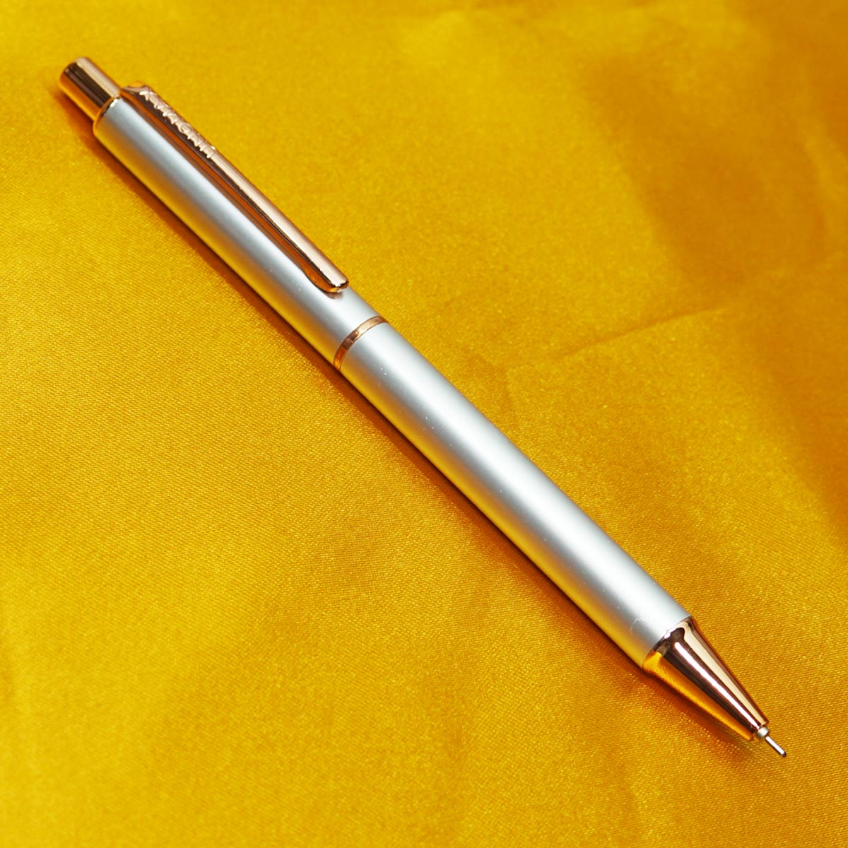 Unomax TIFFANY Silver Color Body With Copper Clip Fine Tip Retractable ...