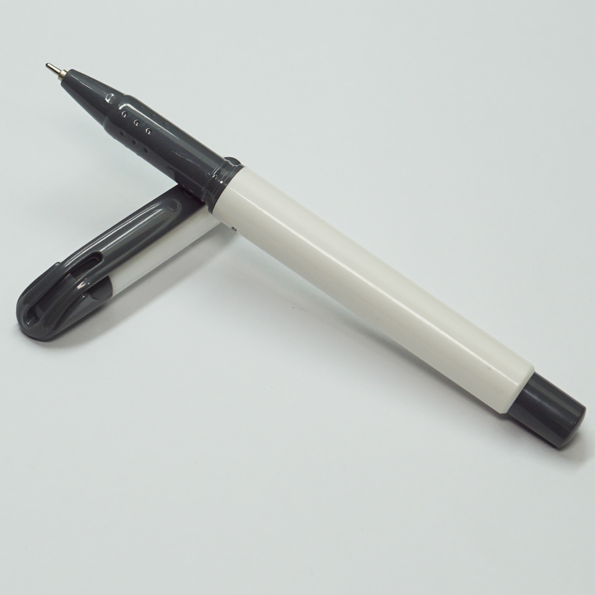 Cello Soft Write White Color Body and Cap With Grey Color Clip Fine Tip ...