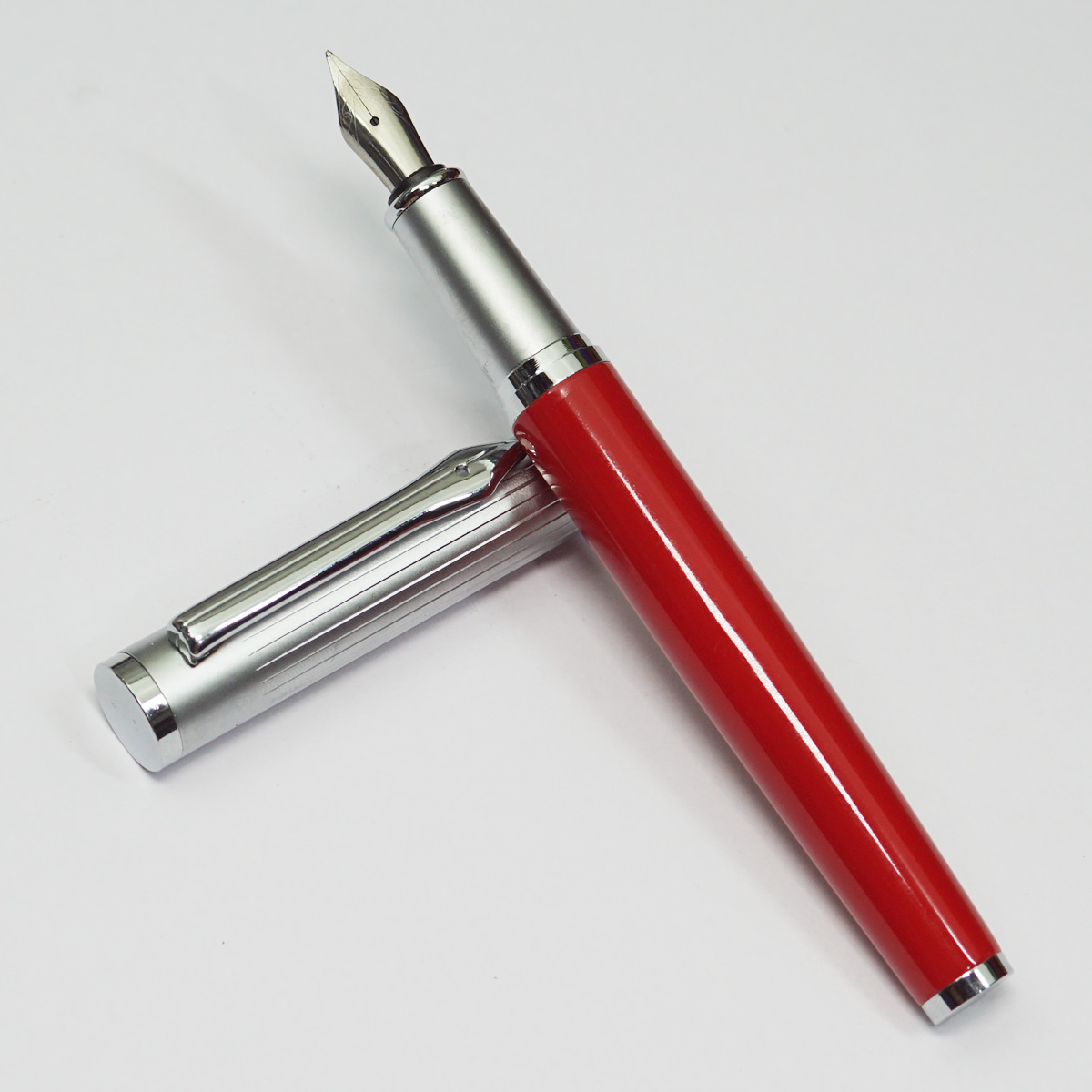 penhouse.in Red Color Body With Silver Magnatic Cap Medium Nib ...