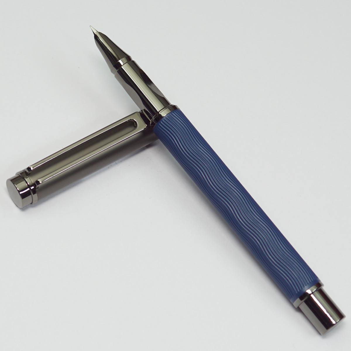 Yiren 3798 Blue Color Curve Strip Line Body With Gunmetal Finish Cap ...