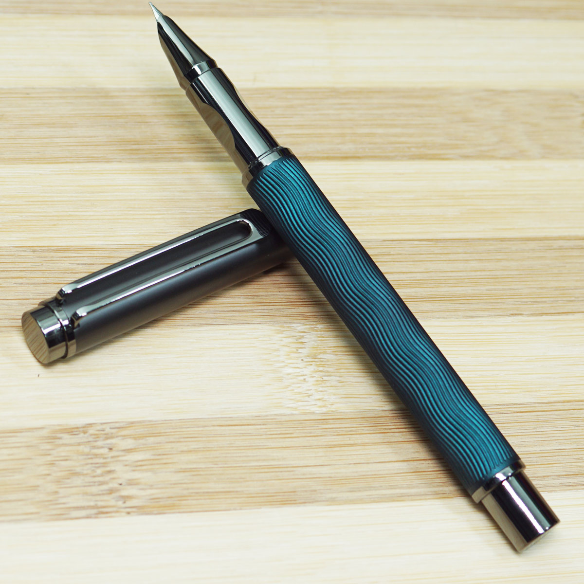 Yiren 3798 Peacock Green Color Curve Strip Line Body With Gunmetal ...