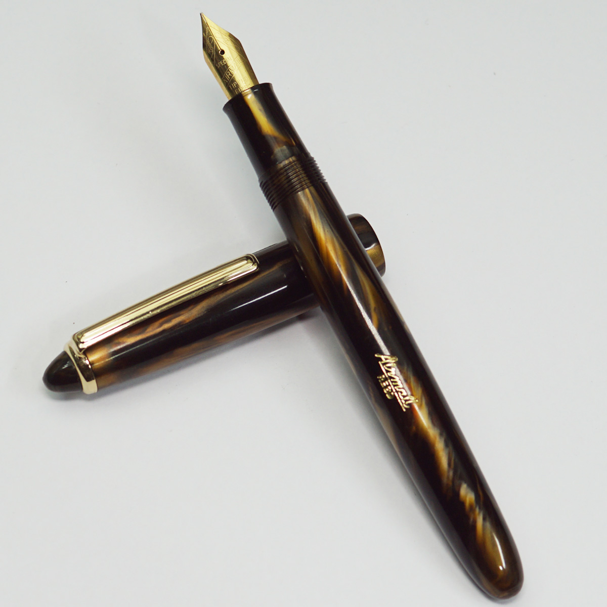 Airmail Wality 69LG Marble Brown Color Body With Golden Color Clip No 8 ...