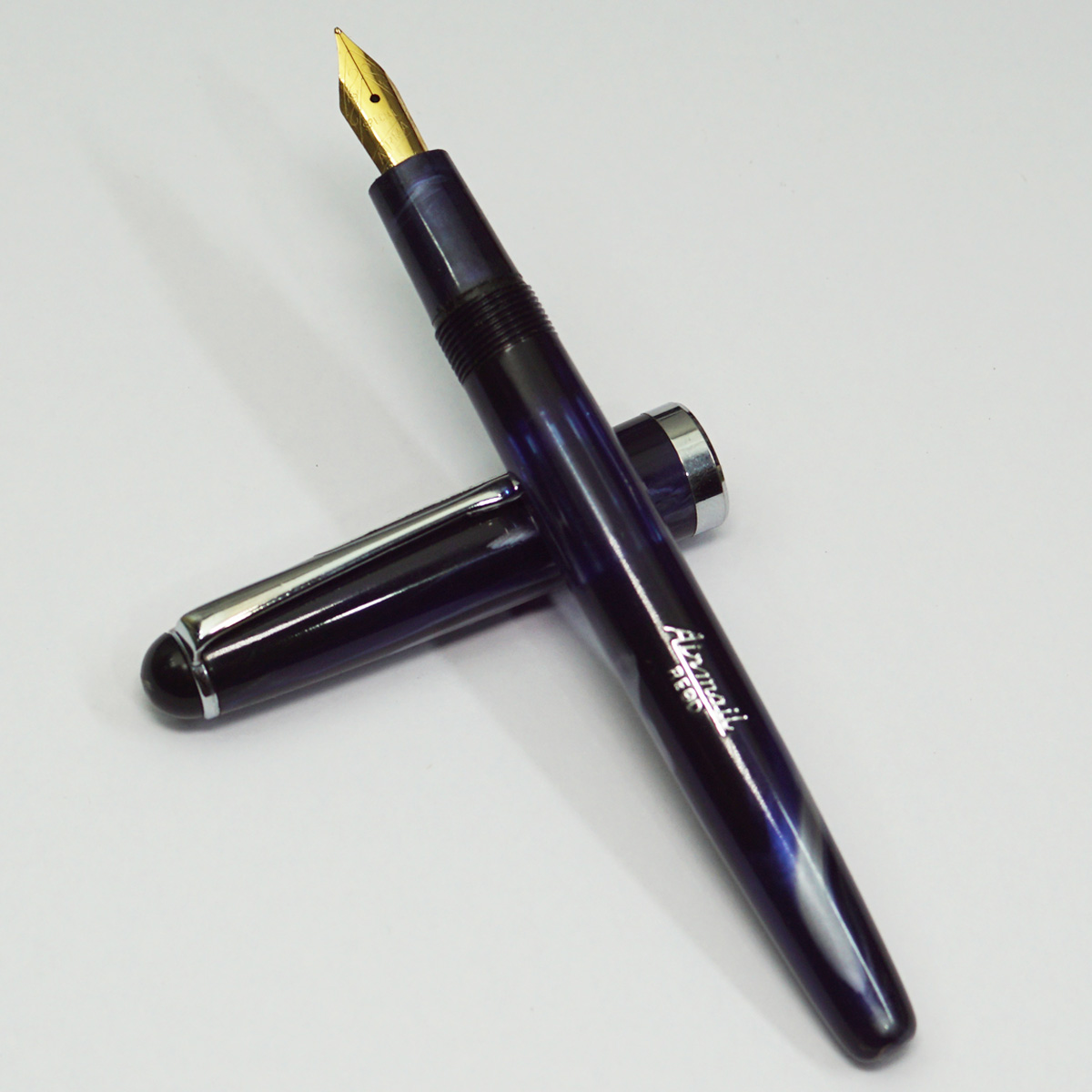 Airmail Wality 54 Marble Blue Color Body with Silver Clip Fine Eye ...