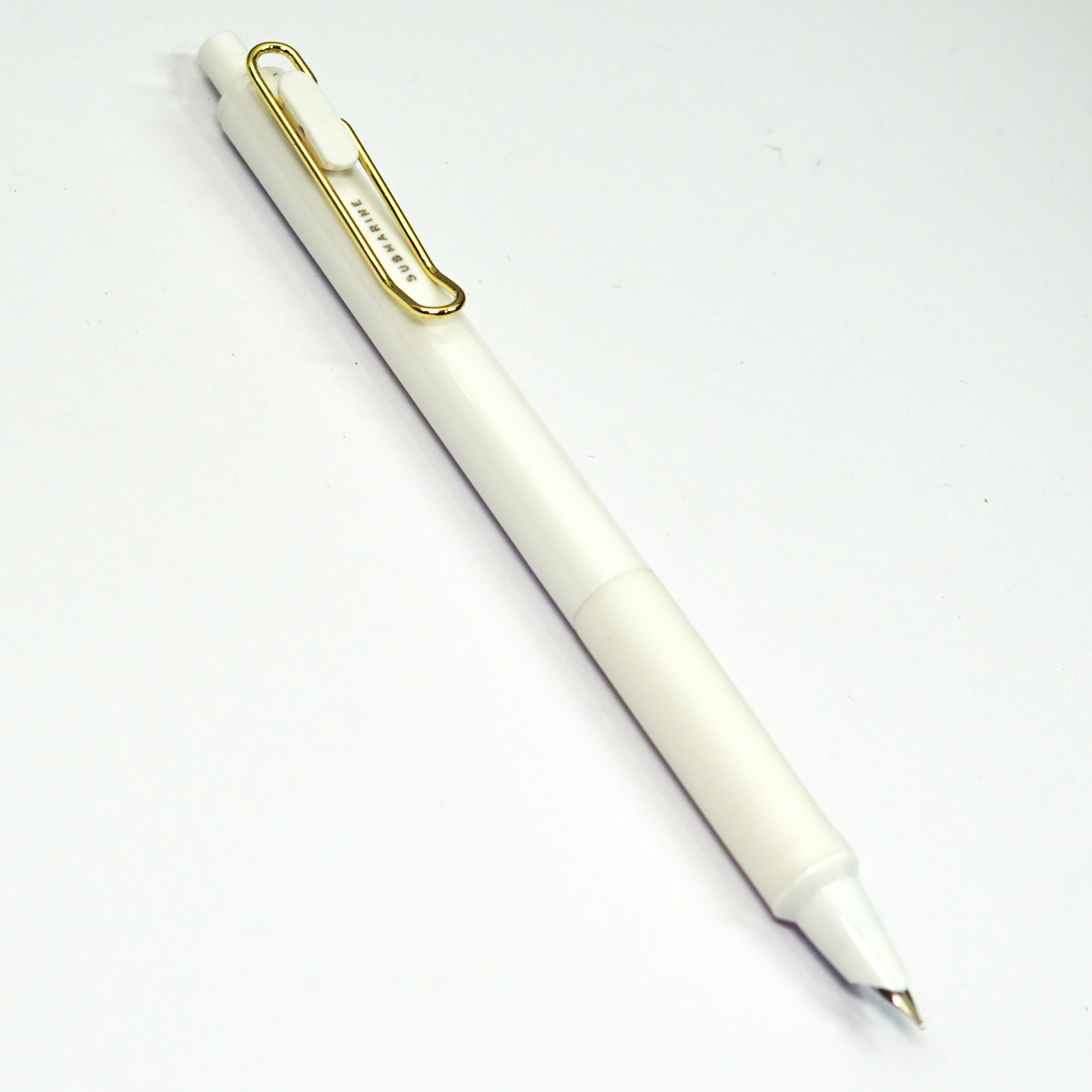 Submarine 923 White Color Body With Fine Nib Gold Designed Clip ...