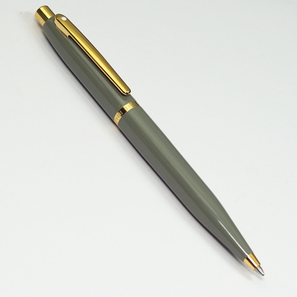 Sheaffer 9427 Grey Color Body With Golden Color Clip Medium Tip ...