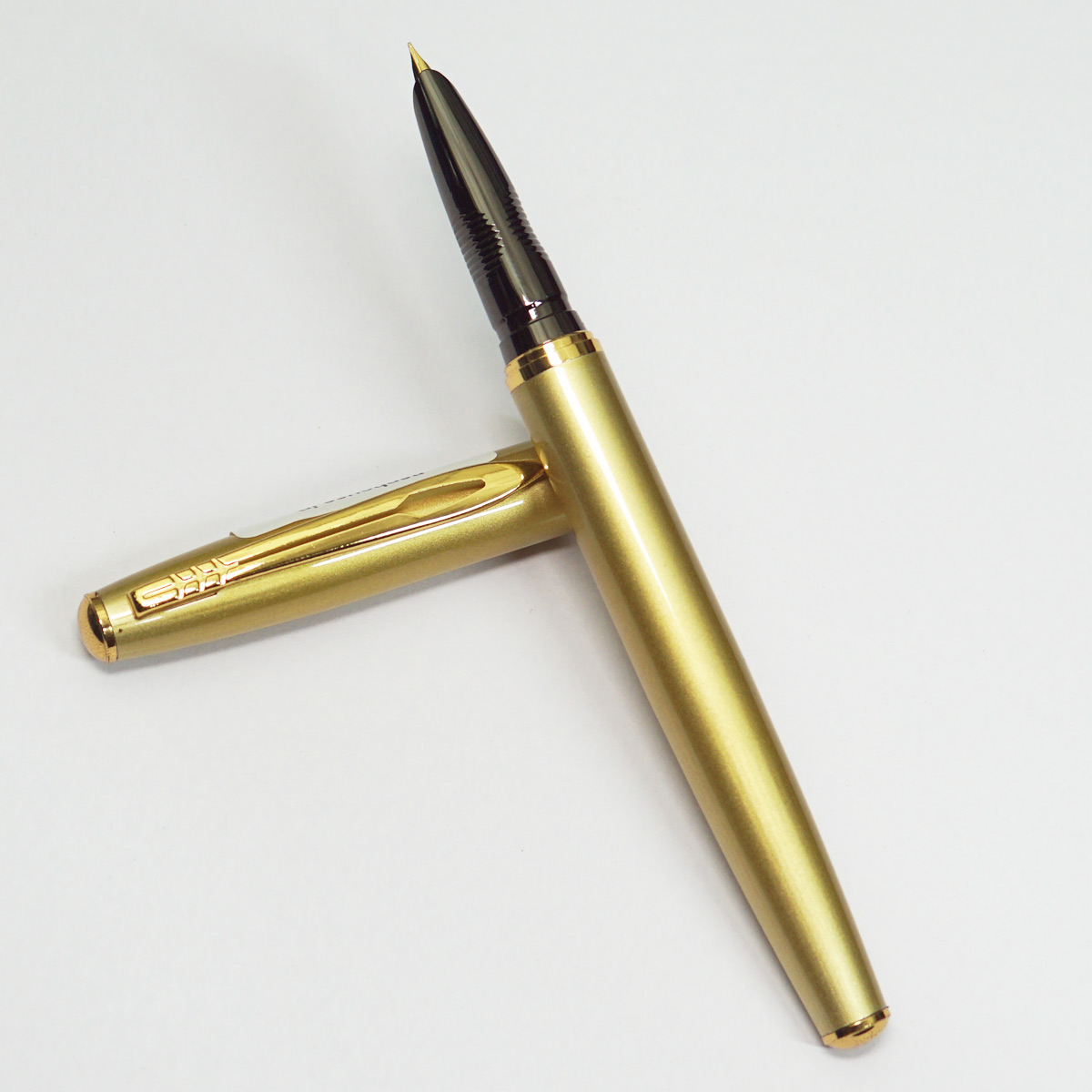 Dikawen 866 Glossy Golden Color Body With Fine Nib Grey Holder Grip ...