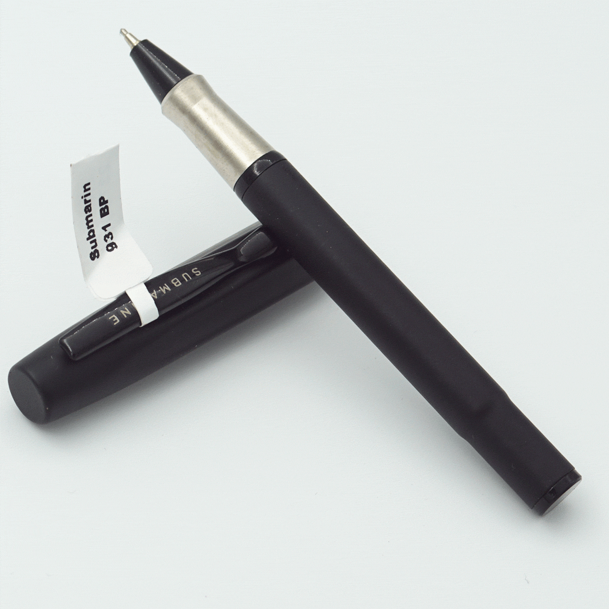 Submarine 931 Mat Black Color Body With Magnatic Cap And Black Clip ...