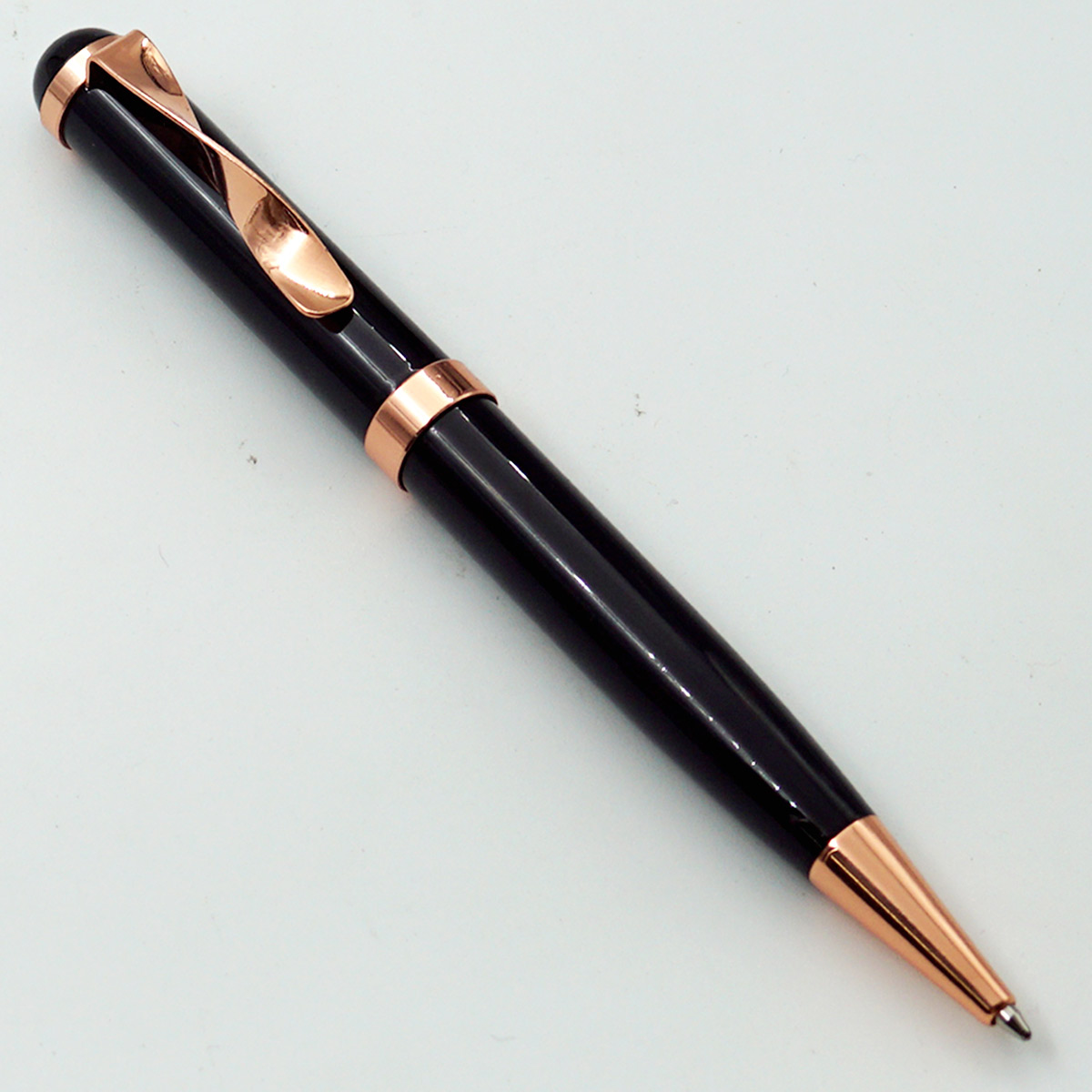 penhouse.in Black Color Body With Copper Swirl Design Clip Medium Tip ...