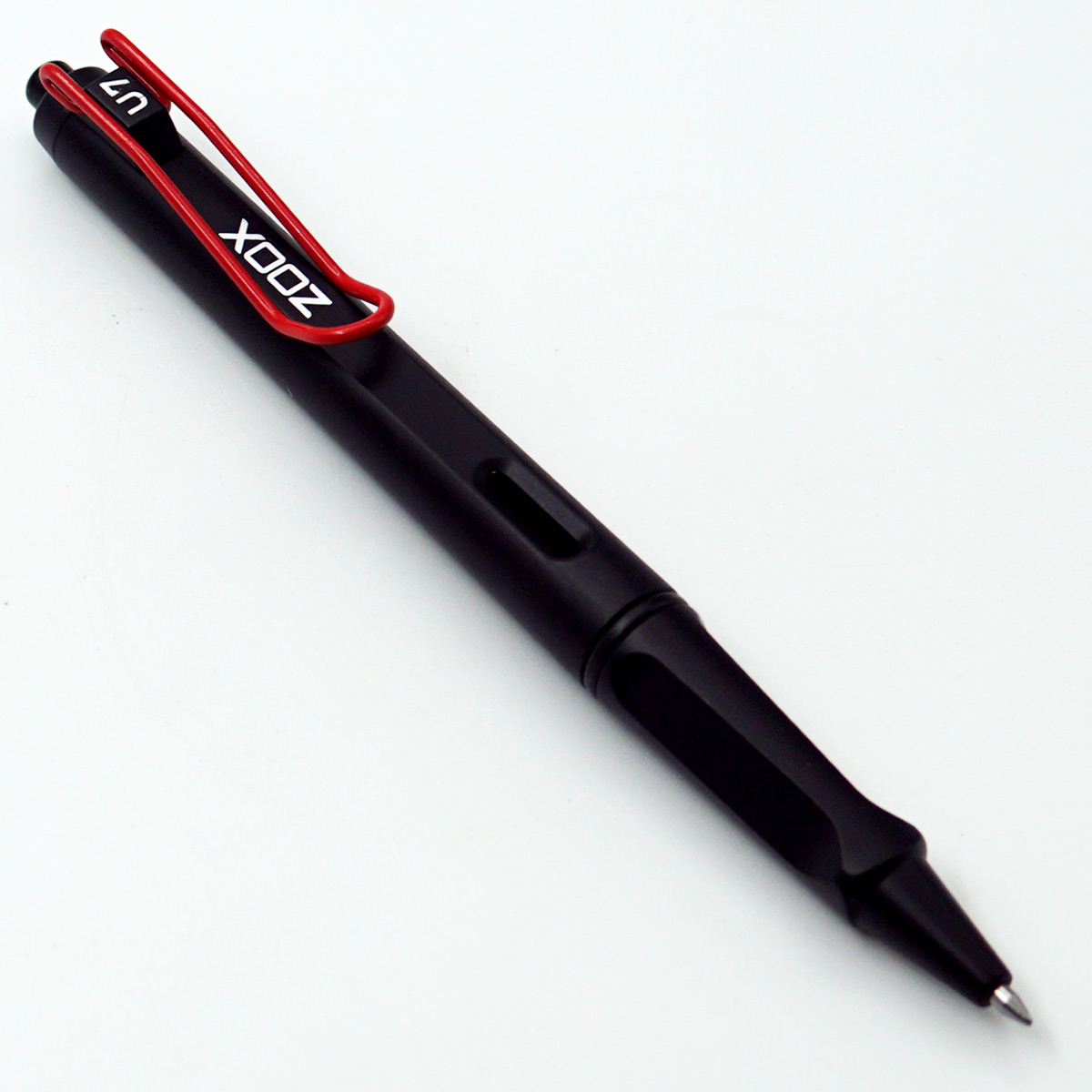 Zoox U7 Black Color Body With Red Color Clip Medium Tip Retractable ...
