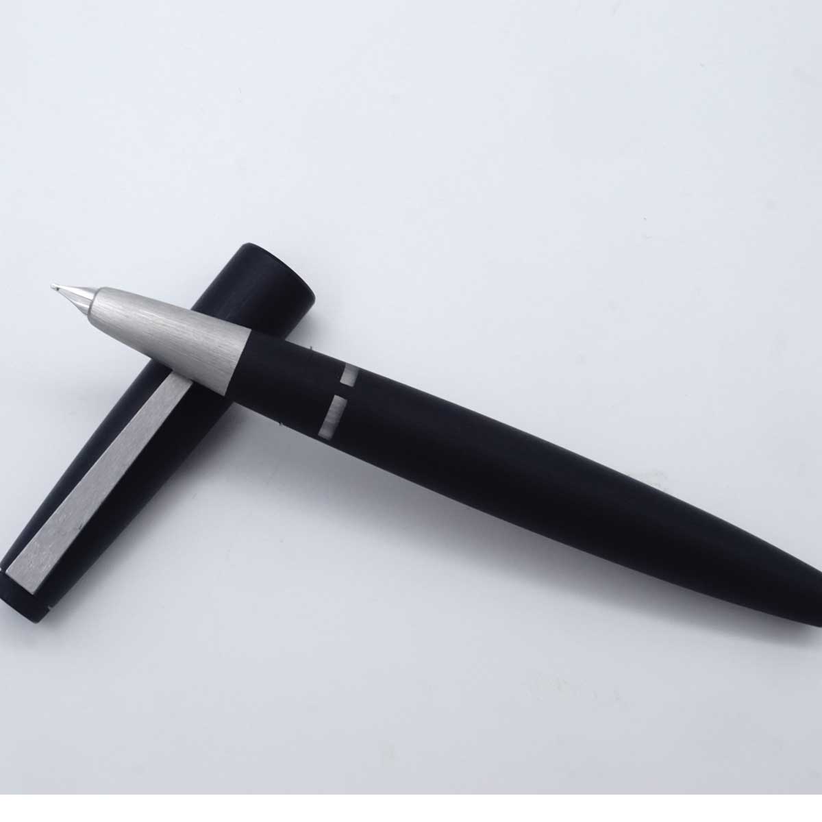 Lamy 2000 Polycarbonate Body With Black Color Snap Mechanism Cap 14K ...