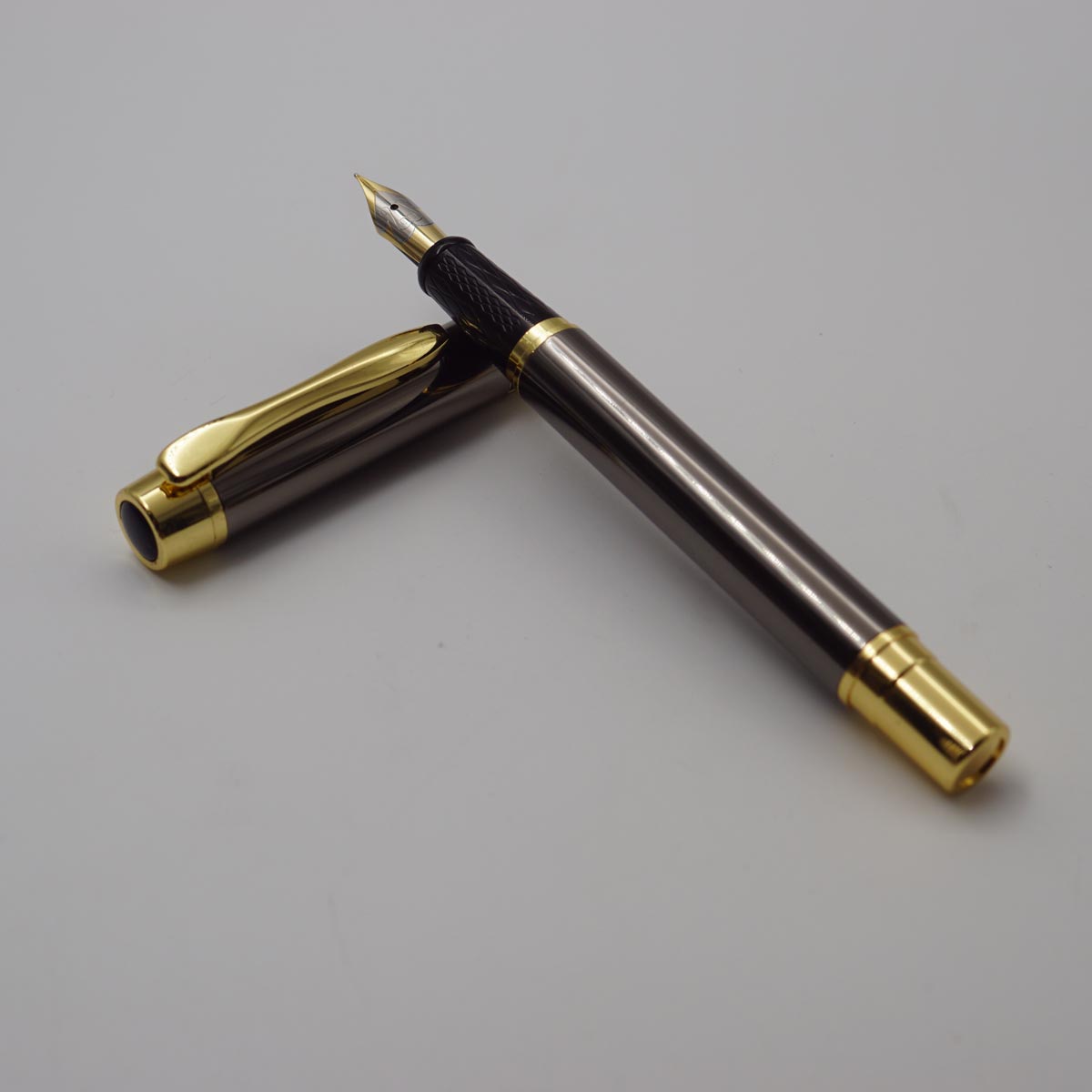 Dikawen 8006 Gun Metal Body With Gold Clip And Trim And Black Color ...