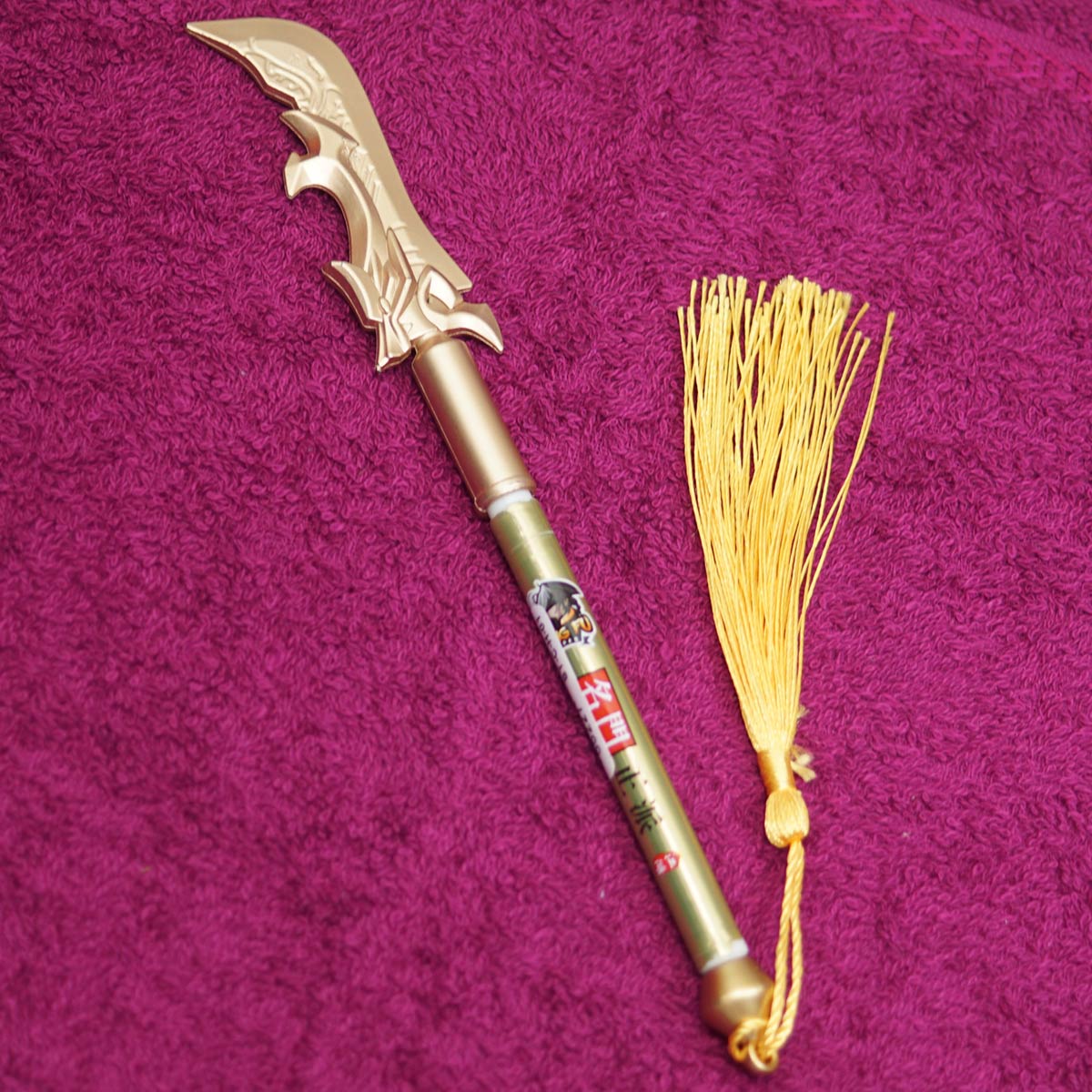 penhouse.in Golden Color Superhero Warrior Weapon Designed Body With ...