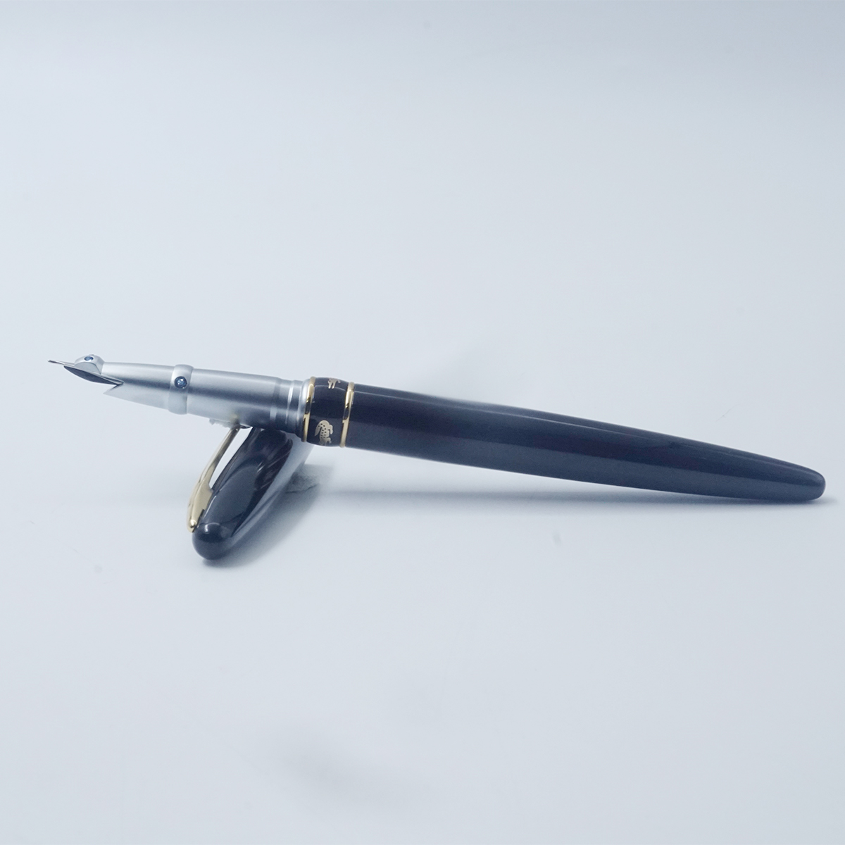 Yangzie Alligator 215 Black Color Body With Gold Clip Fountain pen Fine ...