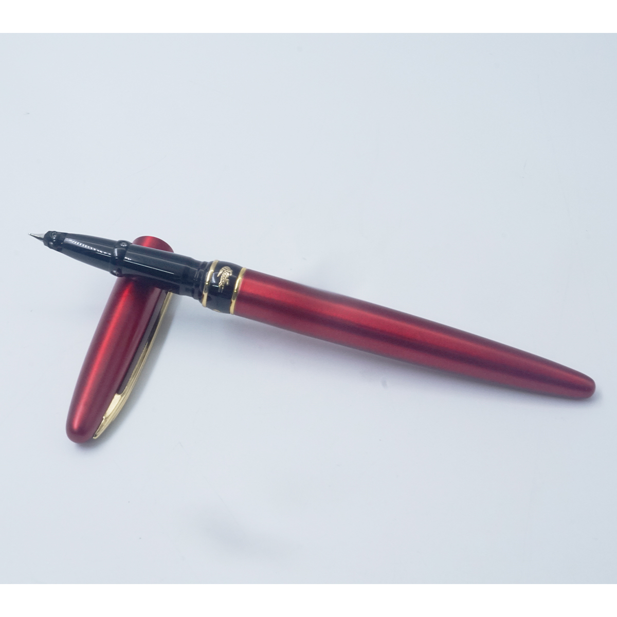Yangzie Alligator 215 Red Color Body With Gold Clip Fountain pen Fine ...