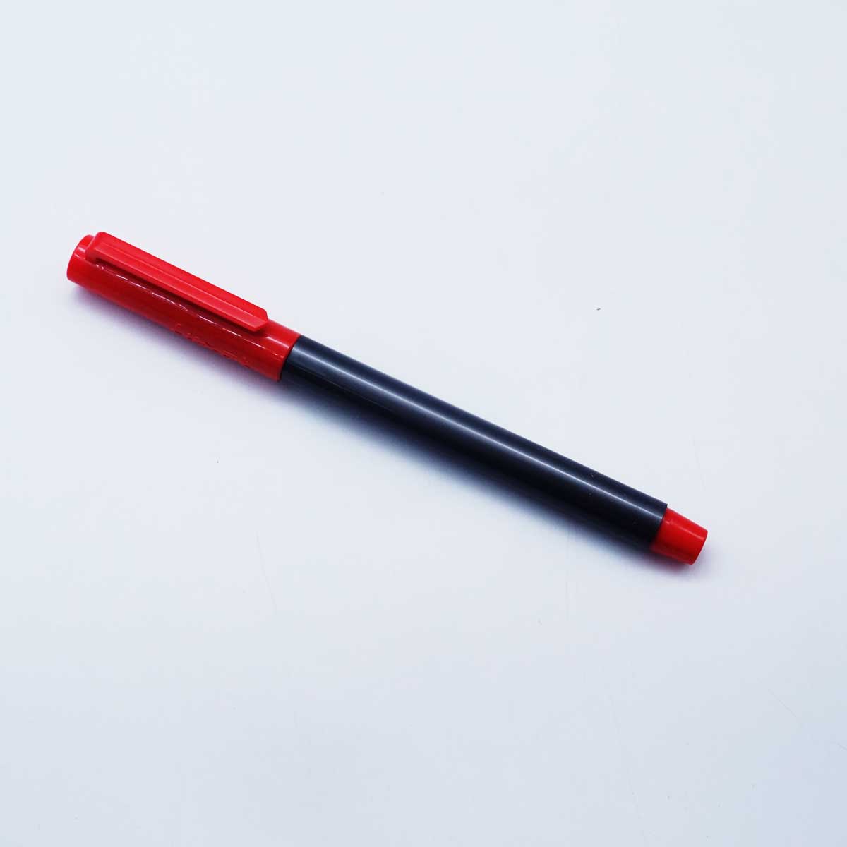 Luxor Sign Pen Red Colour SKU 26216